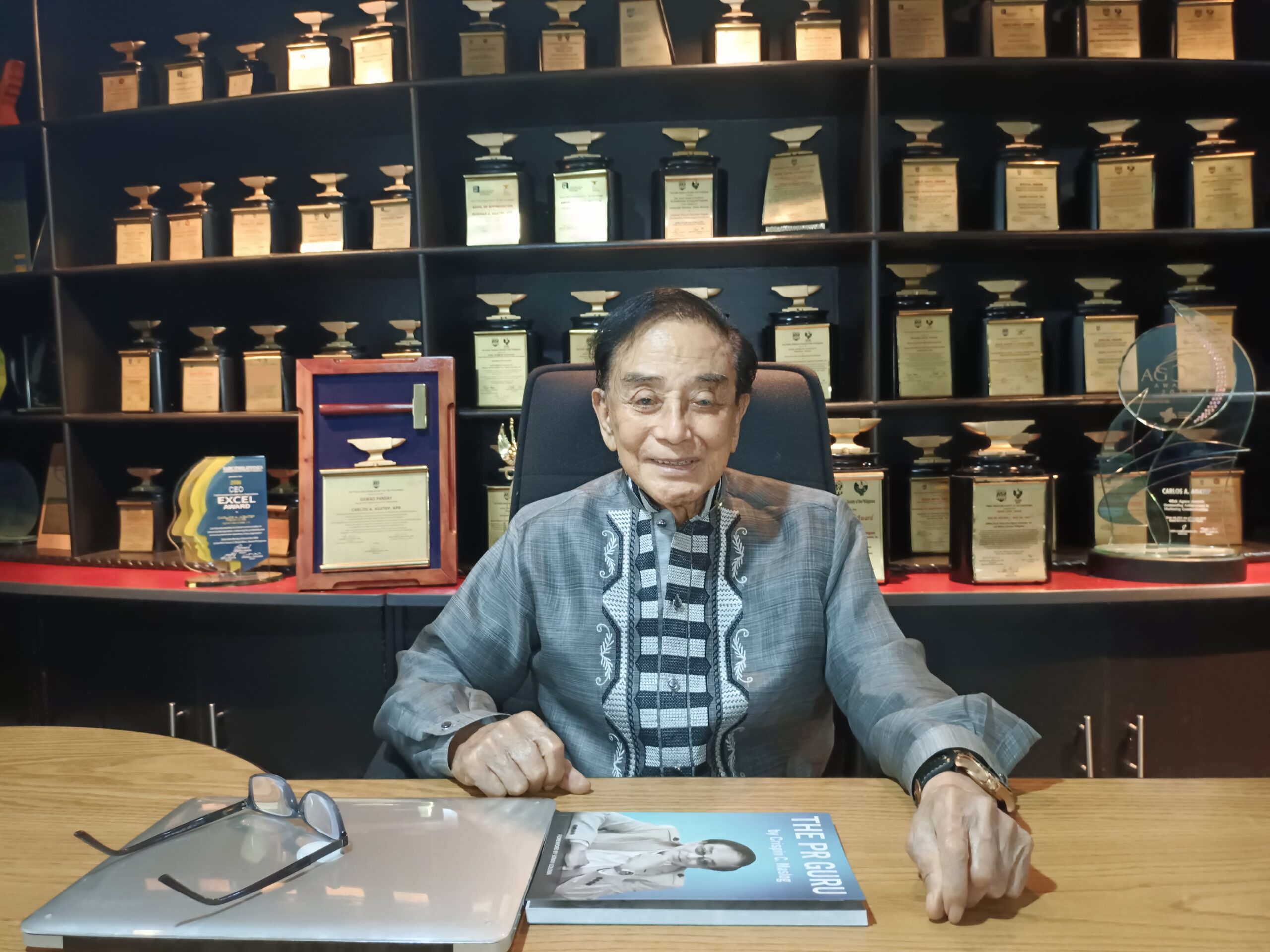 Charlie Agatep receives Parangal Hagbong distinction at the 37th Gawad ...